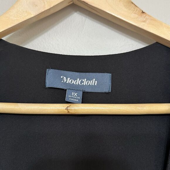Modcloth | Dresses | Modcloth Satin Wrap Dress Womens X Black Flutter ...